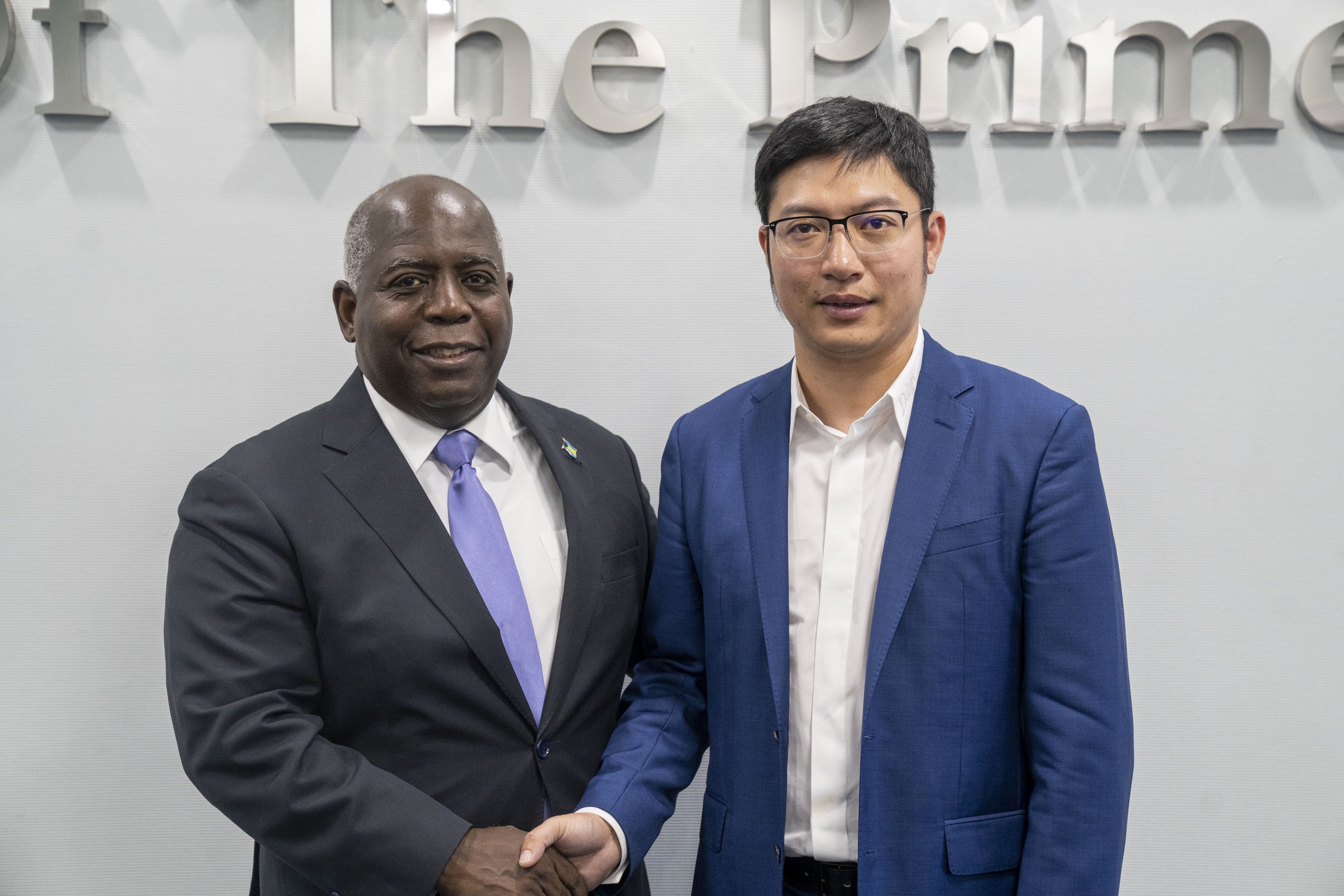 Philip Edward Davis, the Prime Minister of the Bahamas met with Jack K ...